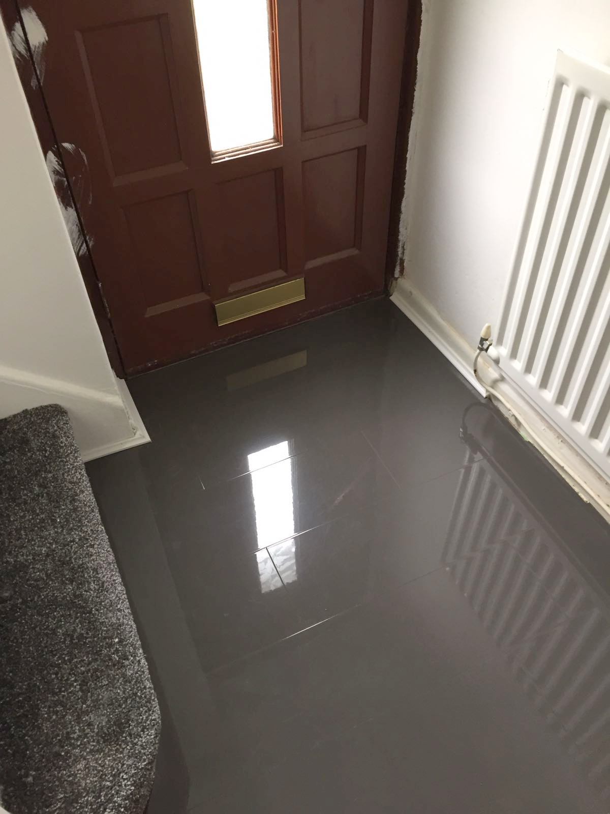 Graphite High-Gloss Laminate Flooring | Floorless Floors