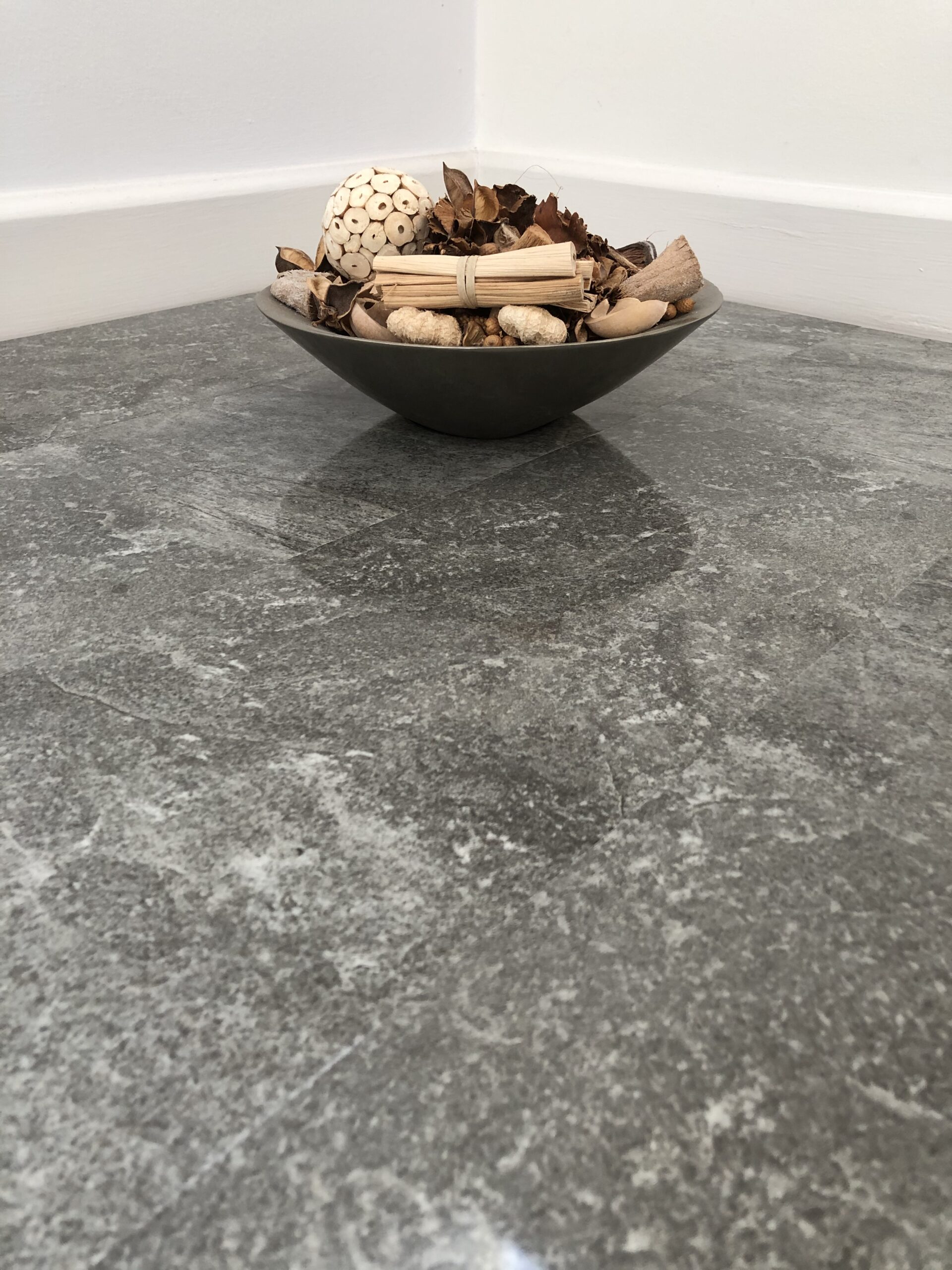 Modern Concrete - High Gloss Laminate Flooring - Floorless Floors